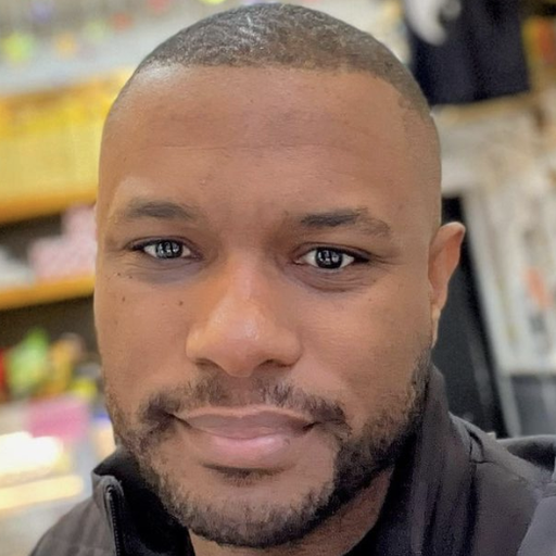 The #1 AI Headshot Generator: 1M+ photos made for happy customers
